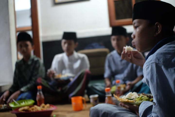 Sedekah Makan Santri