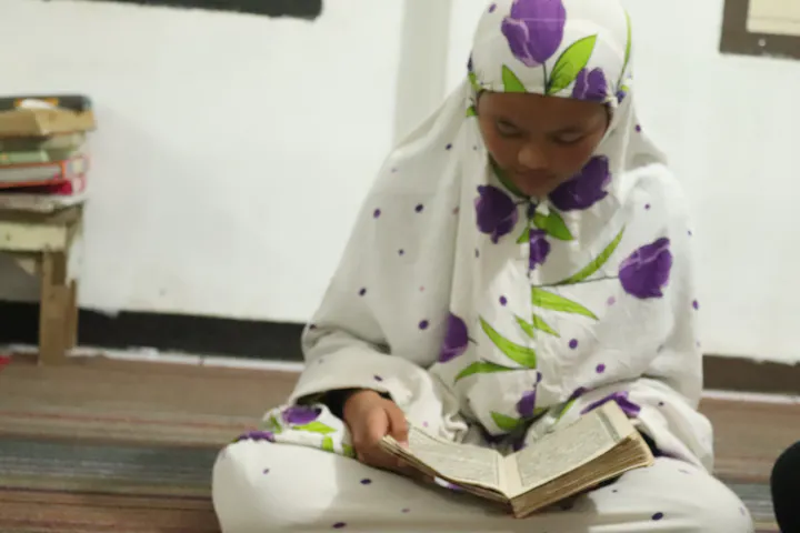 Sedekah Jariyah Ganti 10 000 Al Quran Lusuh