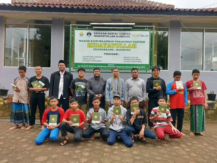 Wakaf 10 000 Alquran Ke Pelosok Negeri