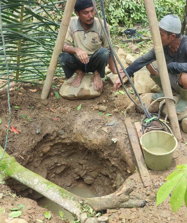Wakaf Air Sumur, Bantu Bangun Sarana Air Bersih Untuk Wudhu Hafiz Yatim