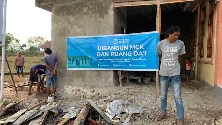 Sedekah Bangun Sumur dan MCK di Kampung Pedalaman