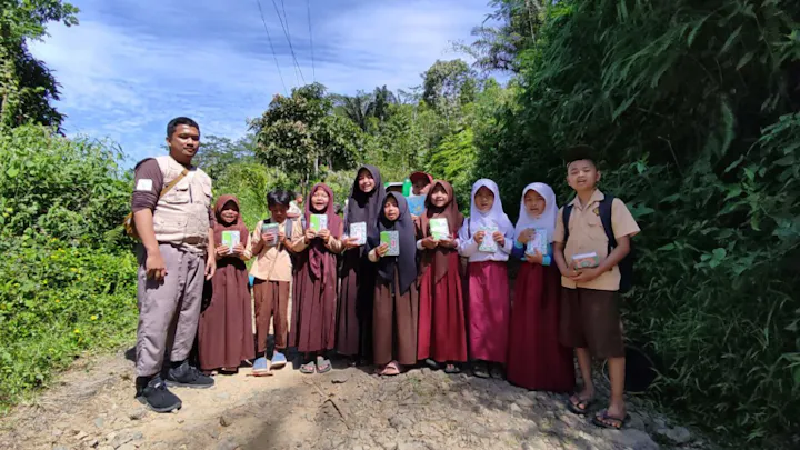 Sedekah Subuh 1000 Al Quran Untuk Santri Pelosok Indonesia