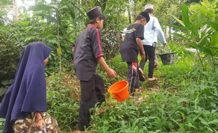 WAKAF JUM'AT, Bantu Wujudkan Sarana Air Bersih Untuk Yatim Berwudhu