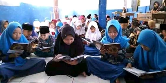 berbagi yuk bantu para guru ngaji di pelosok