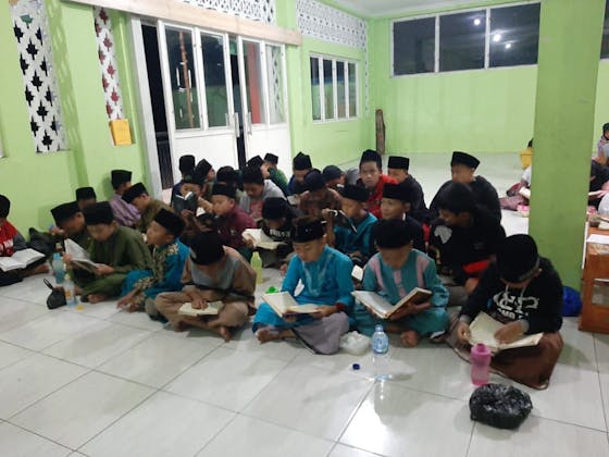 Hidup berkah dengan sedekah untuk para penghafal Al-Qur'an