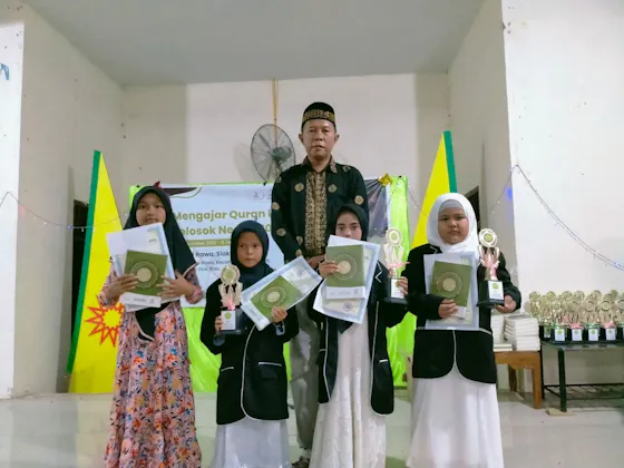 Wakaf 10 000 Alquran Ke Pelosok Negeri